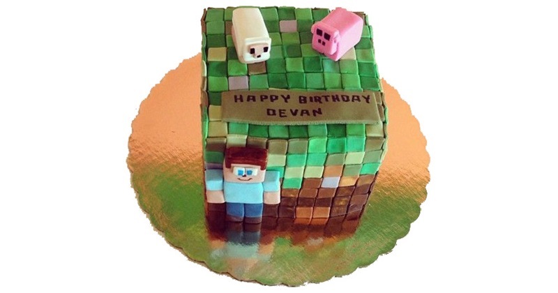 Minecraft game cake