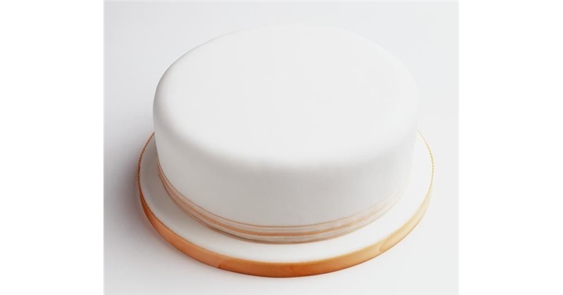 Plain White Icing Cake